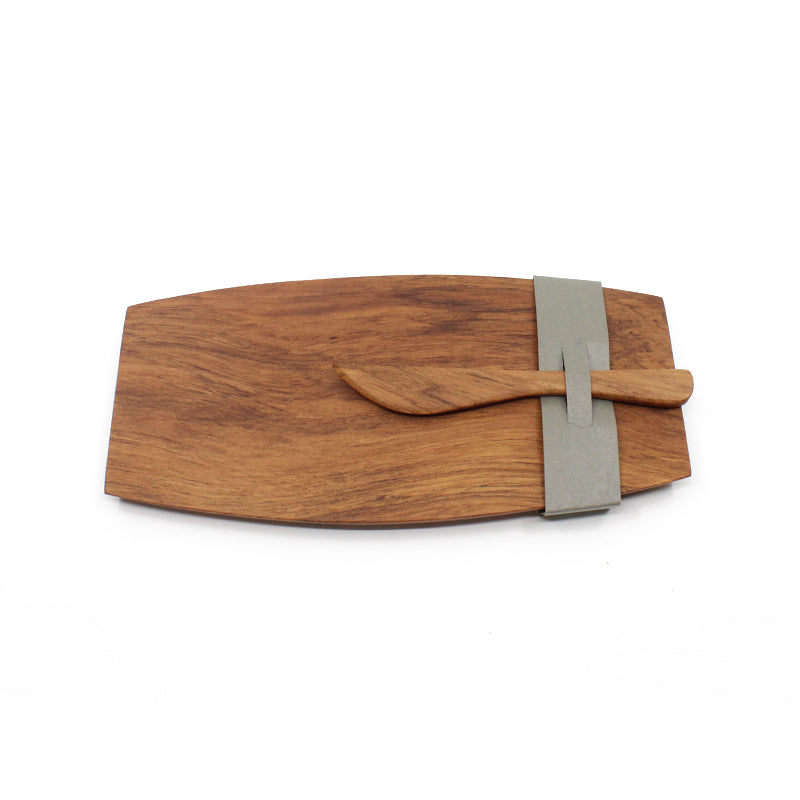 Rimu Waka Pate Board with Knife – Auckland Museum Online Store